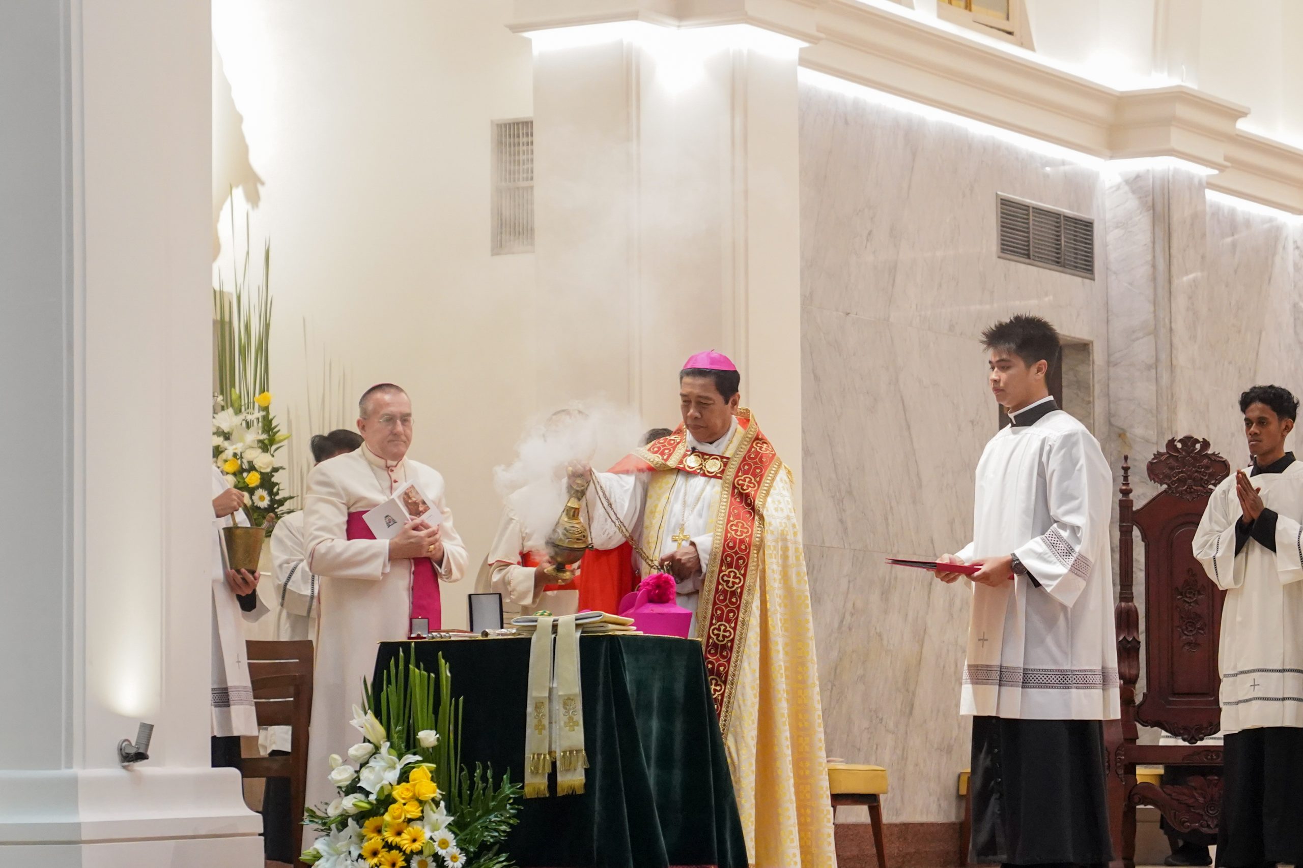 Vesper Agung, Awal Rangkaian Tahbisan Uskup Keuskupan Surabaya – Gereja ...